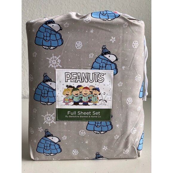 Peanuts | Bedding | Peanuts Snoopy Puffy Coat Full Size Sheet Set ...